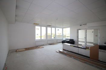 Prodej obchodních prostor 101 m², Praha 9 - Dolní Počernice | Reality REMAX