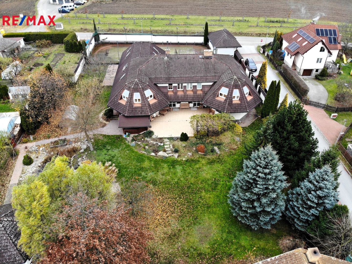 Prodej domu 950 m², Přibyslav | Reality RE/MAX