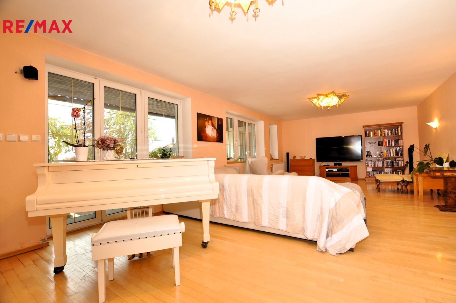 Prodej domu 950 m², Přibyslav | Reality RE/MAX