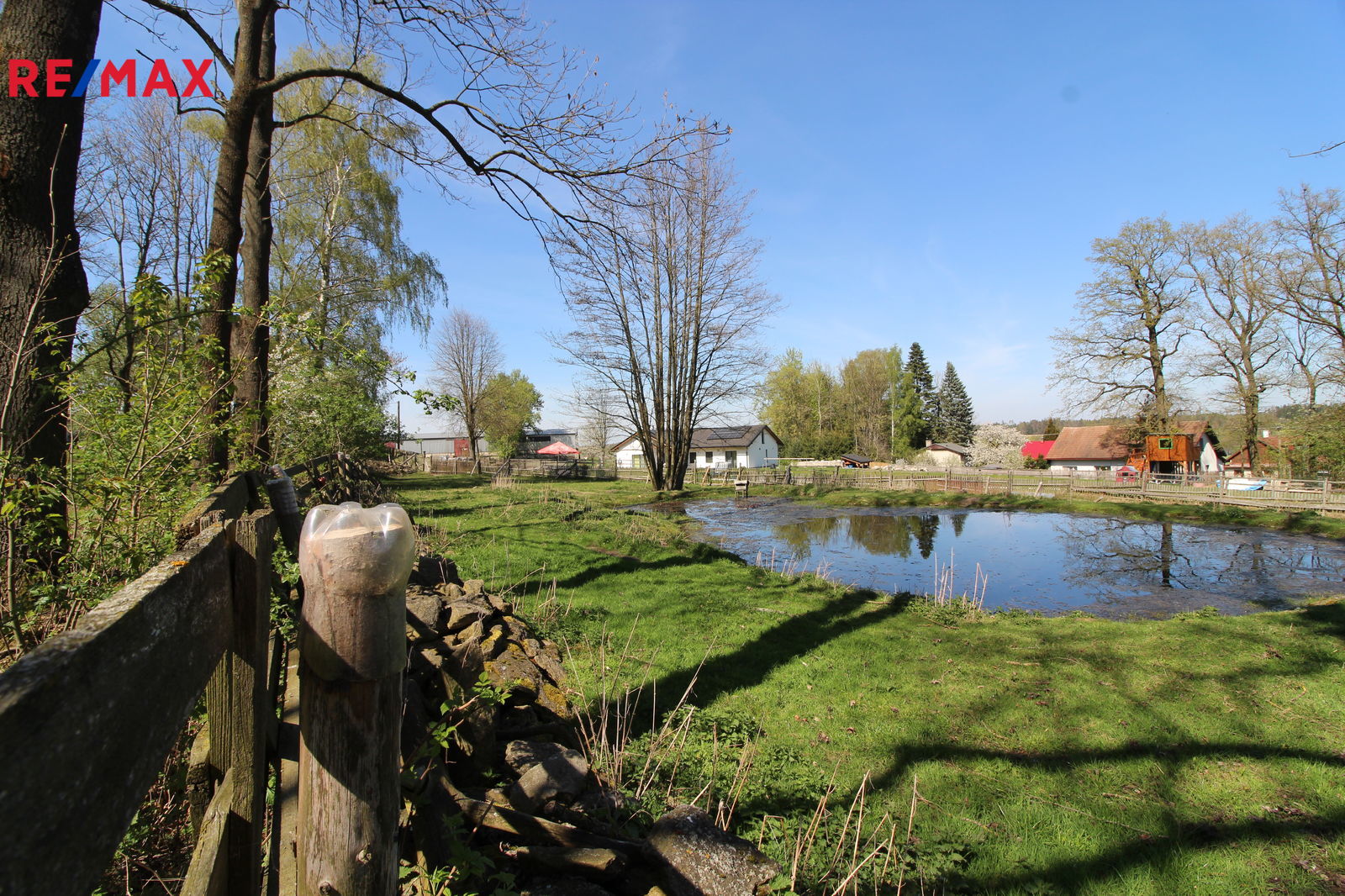 Prodej pozemku 2004 m², Kámen | Reality RE/MAX