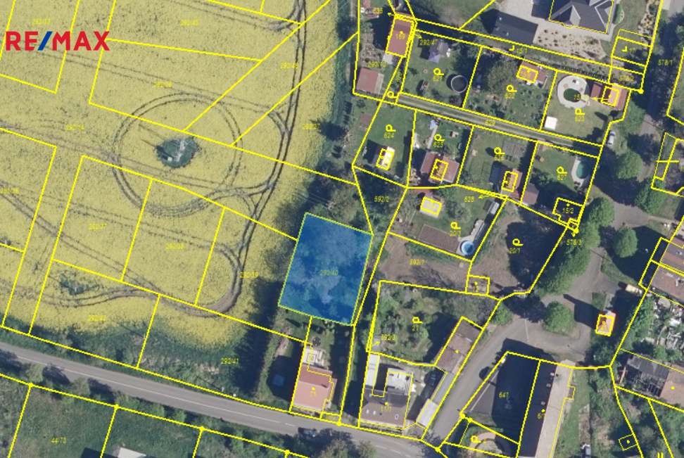 Prodej pozemku 563 m², Modlany | Reality REMAX